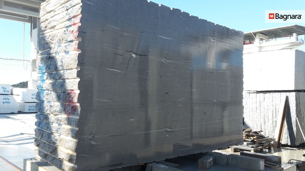 Brown Silk & Moonrock / Natural stone quarries - our quarries worldwide ...